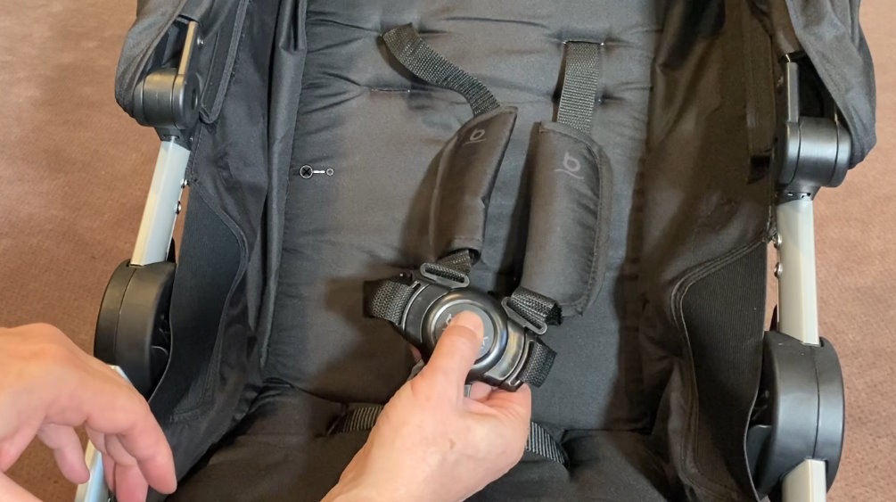 Britax B-Lively Stroller Review (100+ Tests by Kid Travel)